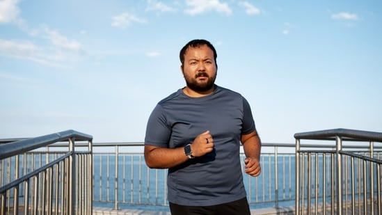 Fitness coach says men over 35 can go from ‘dad bod’ to shredded in 90 ...