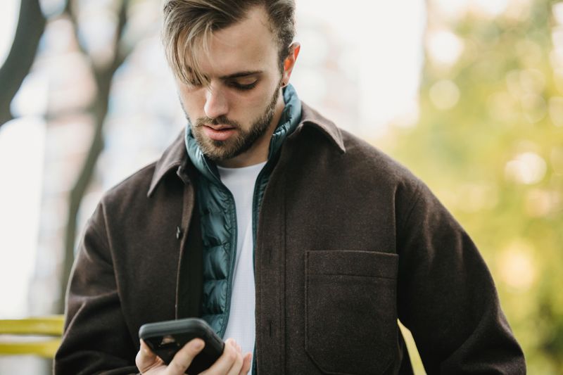 10 Behaviors of Men Who Regret Losing You
