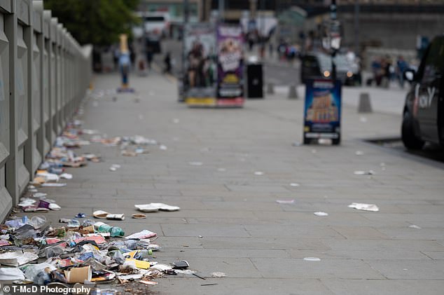 Revealed: The worst places in the UK for litter-ridden roads - so, is ...