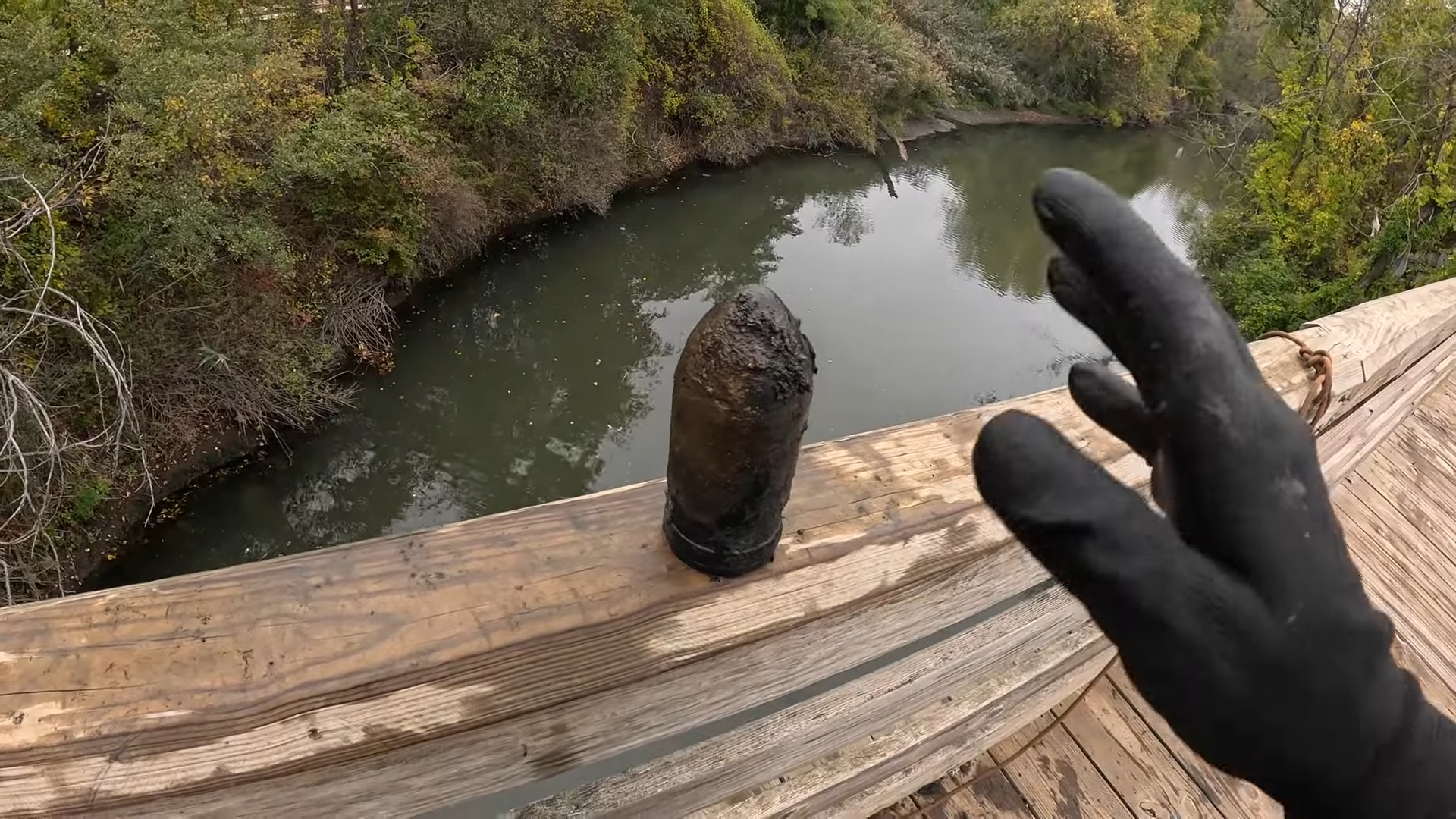 How a Simple Tug on the Rope… Exposed an Artillery Shell Hidden for Decades