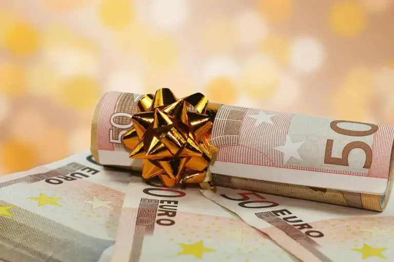 Μεχρι τις 19 Δεκεμβριου πρεπει να καταβληθει το δωρο Χριστουγεννων