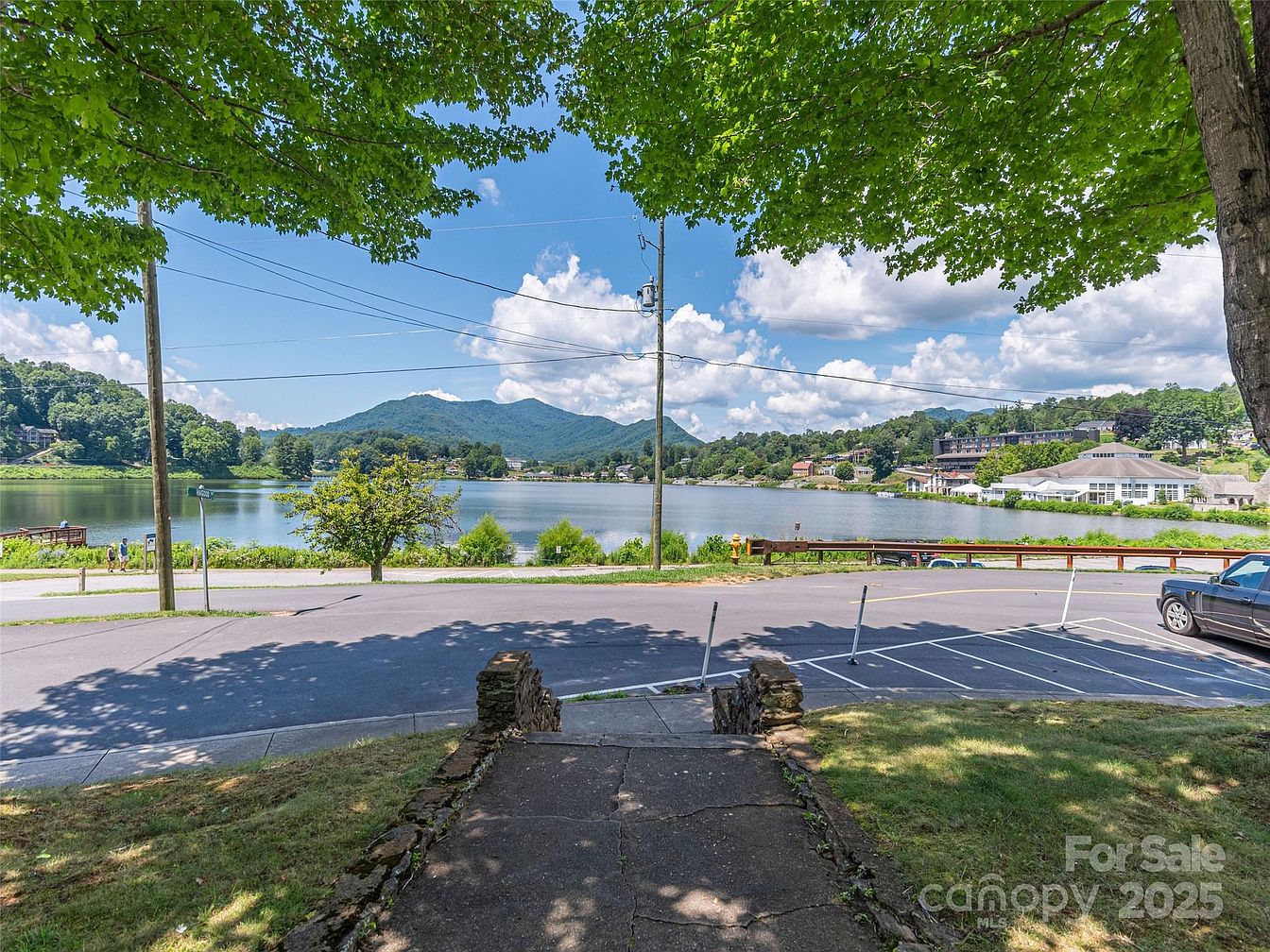 Step Inside a 1920 Arts and Crafts Home in Lake Junaluska, North ...