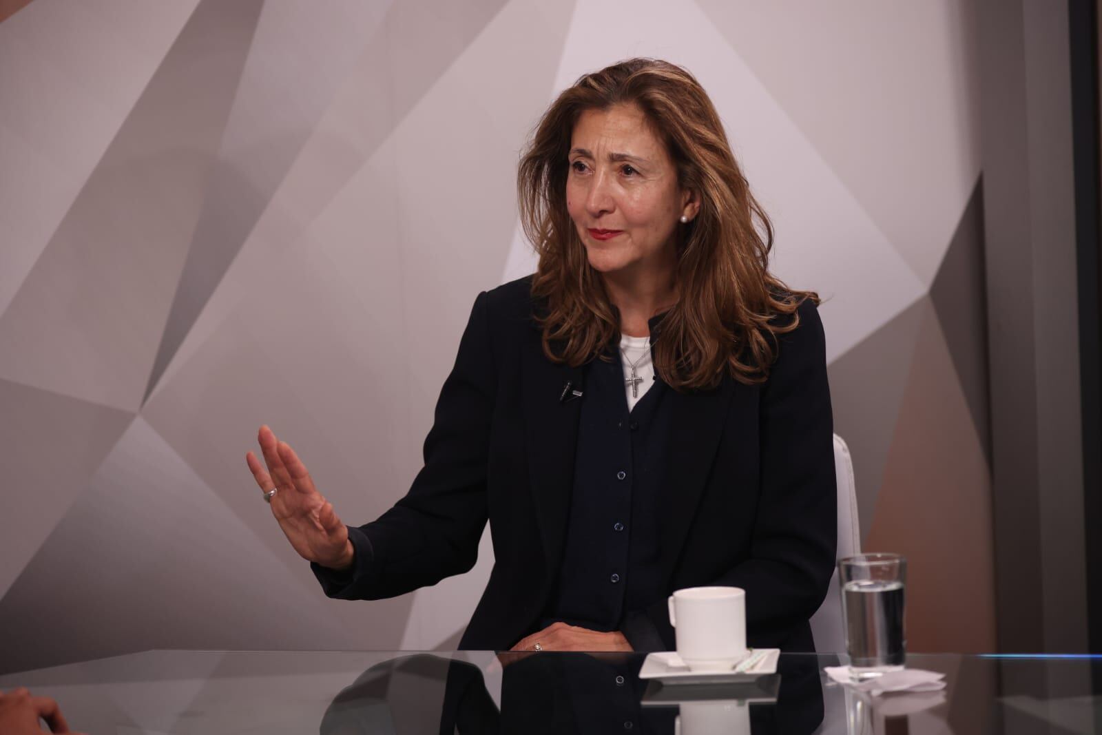 “Abstenerse de obedecer”: Ingrid Betancourt hizo llamado al Ejército ...