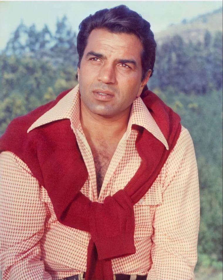Dharmendra’s Life in Pictures: From Young Heartthrob to Bollywood Legend