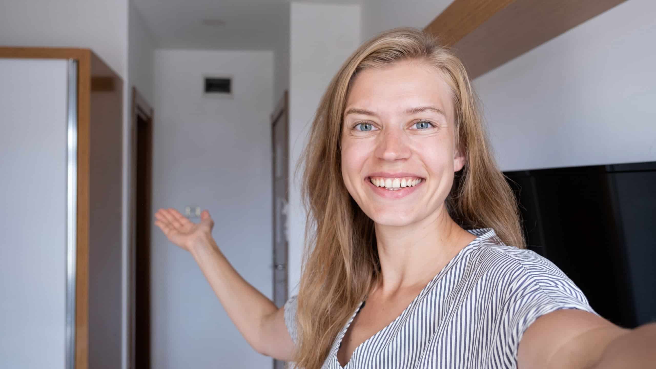 11 simple gestures often linked to helping guests feel welcome