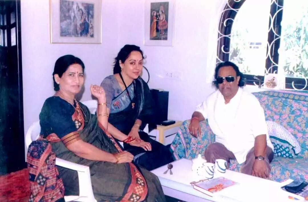 Jnanpith award winner Prativa Ray recalls association with Dharmendra