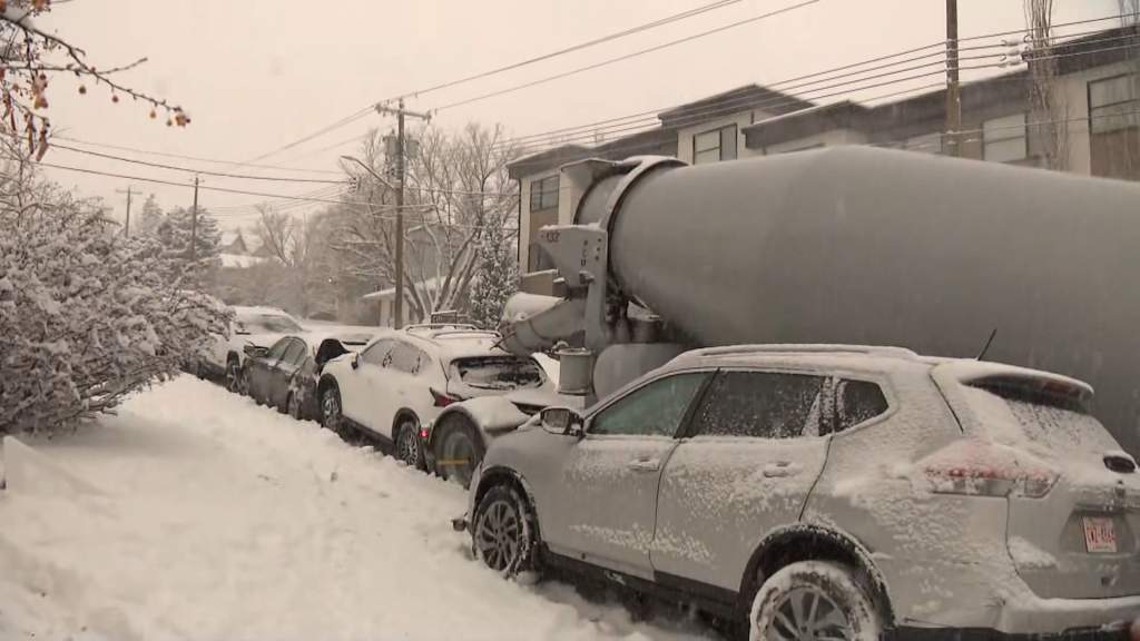 Heavy snow causes chaos on the roads in southern Alberta