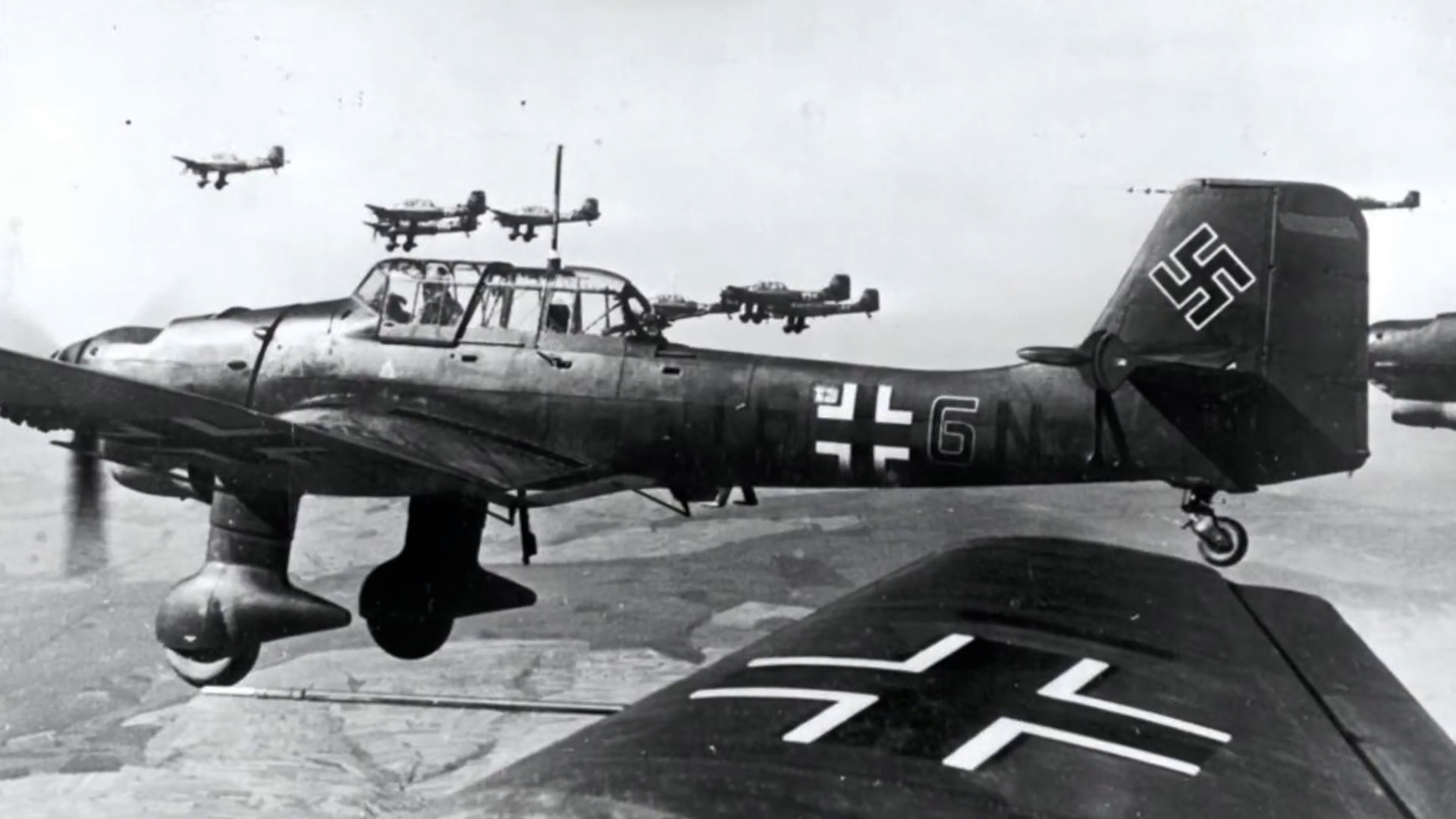 1 Rear Gunner, 3 Defensive Bursts, 1 Confirmed Kill: The Stuka ...