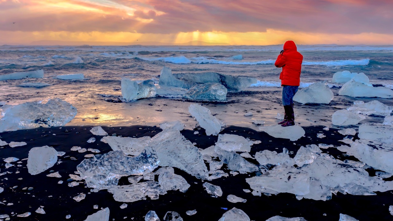 Hiker finds artifacts in melting ice at 1,500-year-old reindeer trap