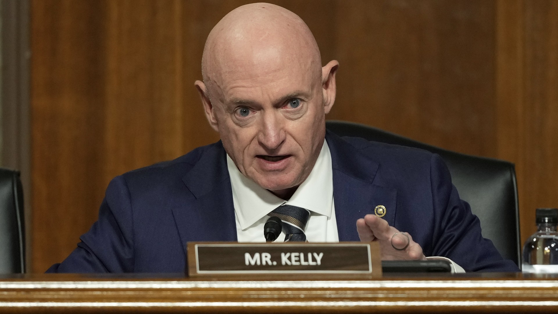 Sen. Mark Kelly told troops to defy ‘illegal orders.' Now he could be ...