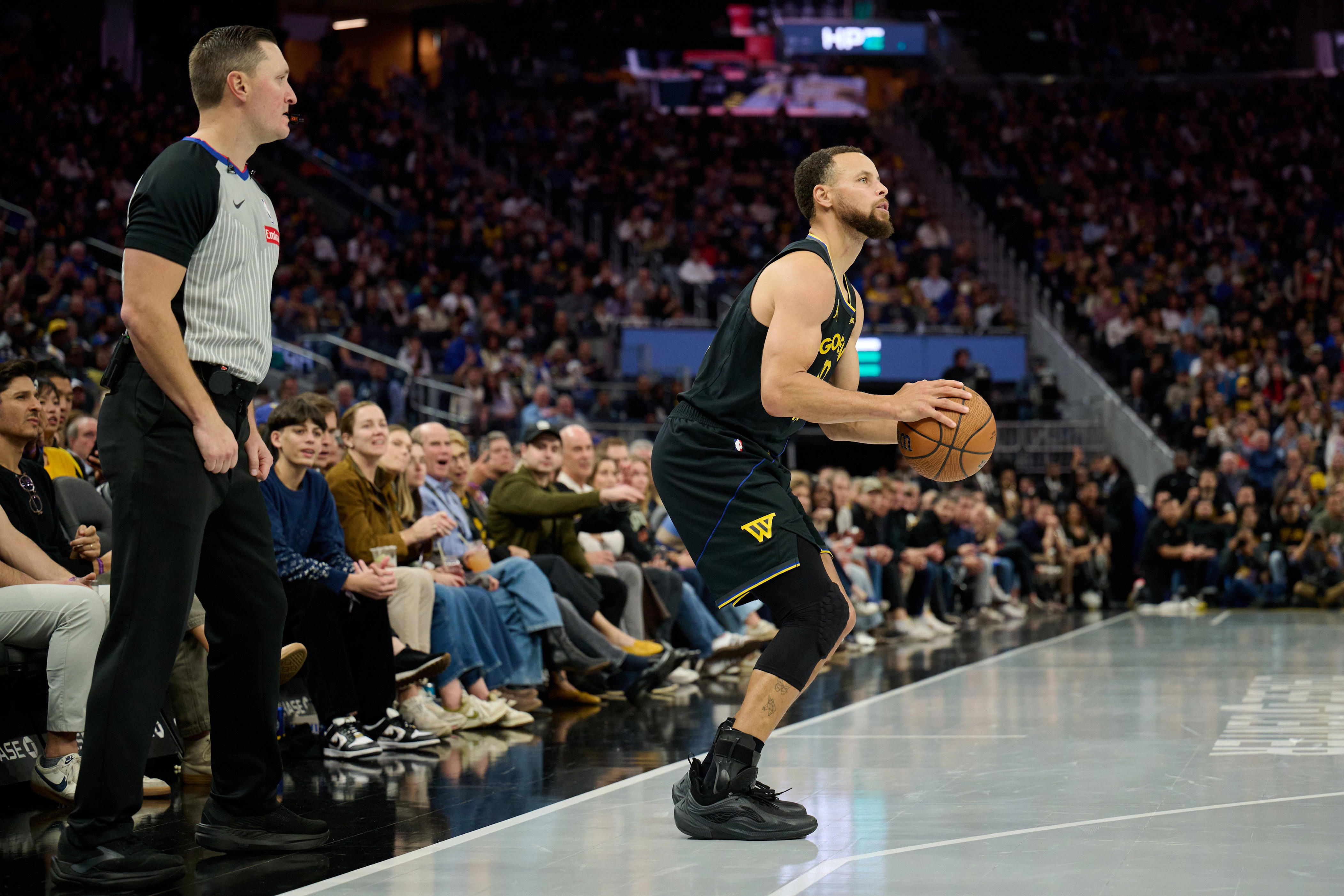 Steph Curry's sneaker tour continues with Jimmy Butler's Li-Ning JB 4