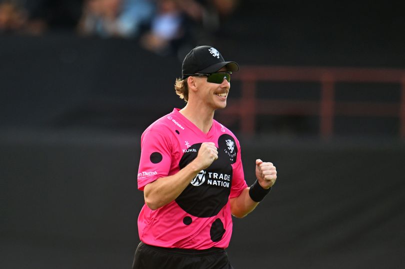 Riley Meredith returns for another season with Somerset