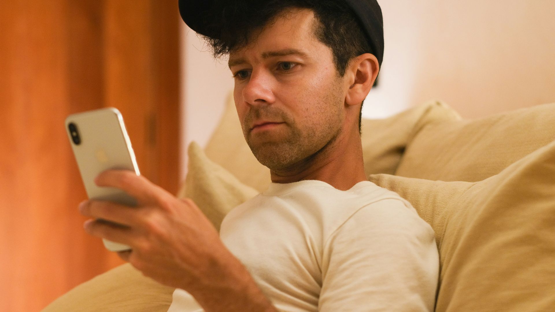 Why Being 'Left On Read' Creates So Much Anxiety