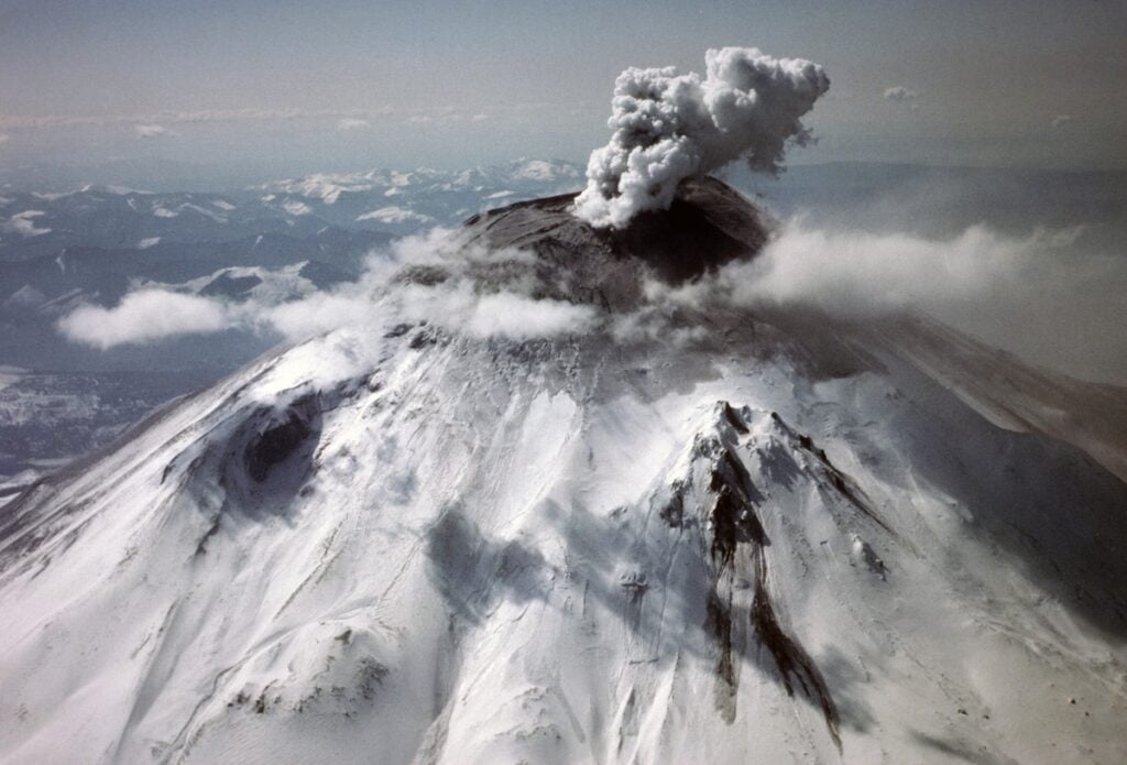 After 72 Hours of Shaking, Pacific Northwest Volcano Threatens Millions ...