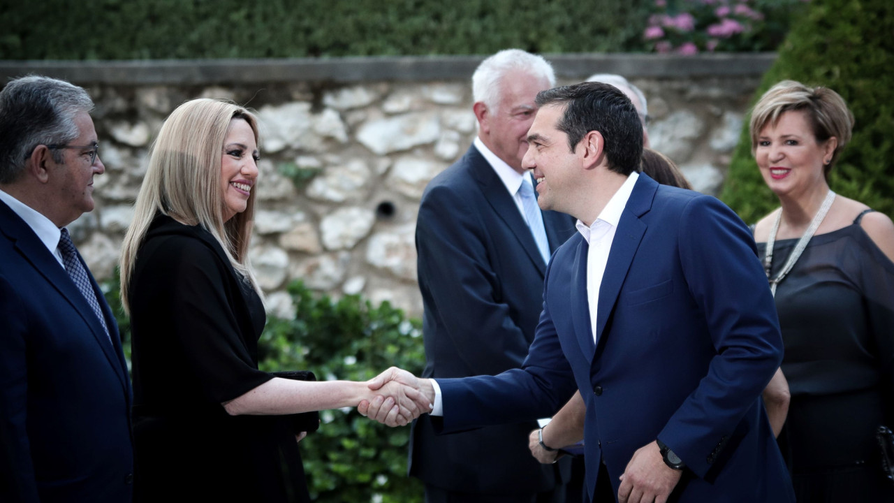 «Κόκκινο πανί» για το ΠΑΣΟΚ οι αναφορές Τσίπρα στη Φώφη Γεννηματά