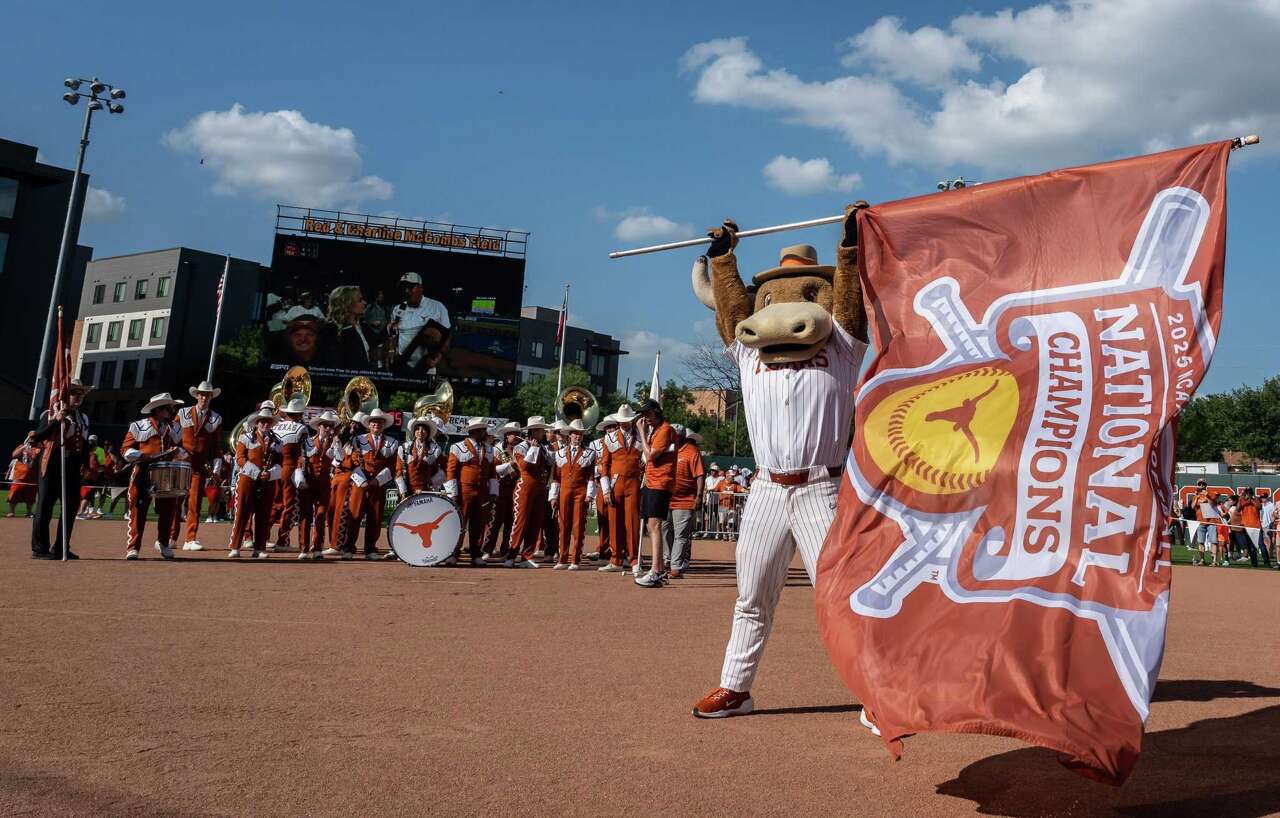 Texas softball: Longhorns land third recruit for 2027 with Johnson's ...