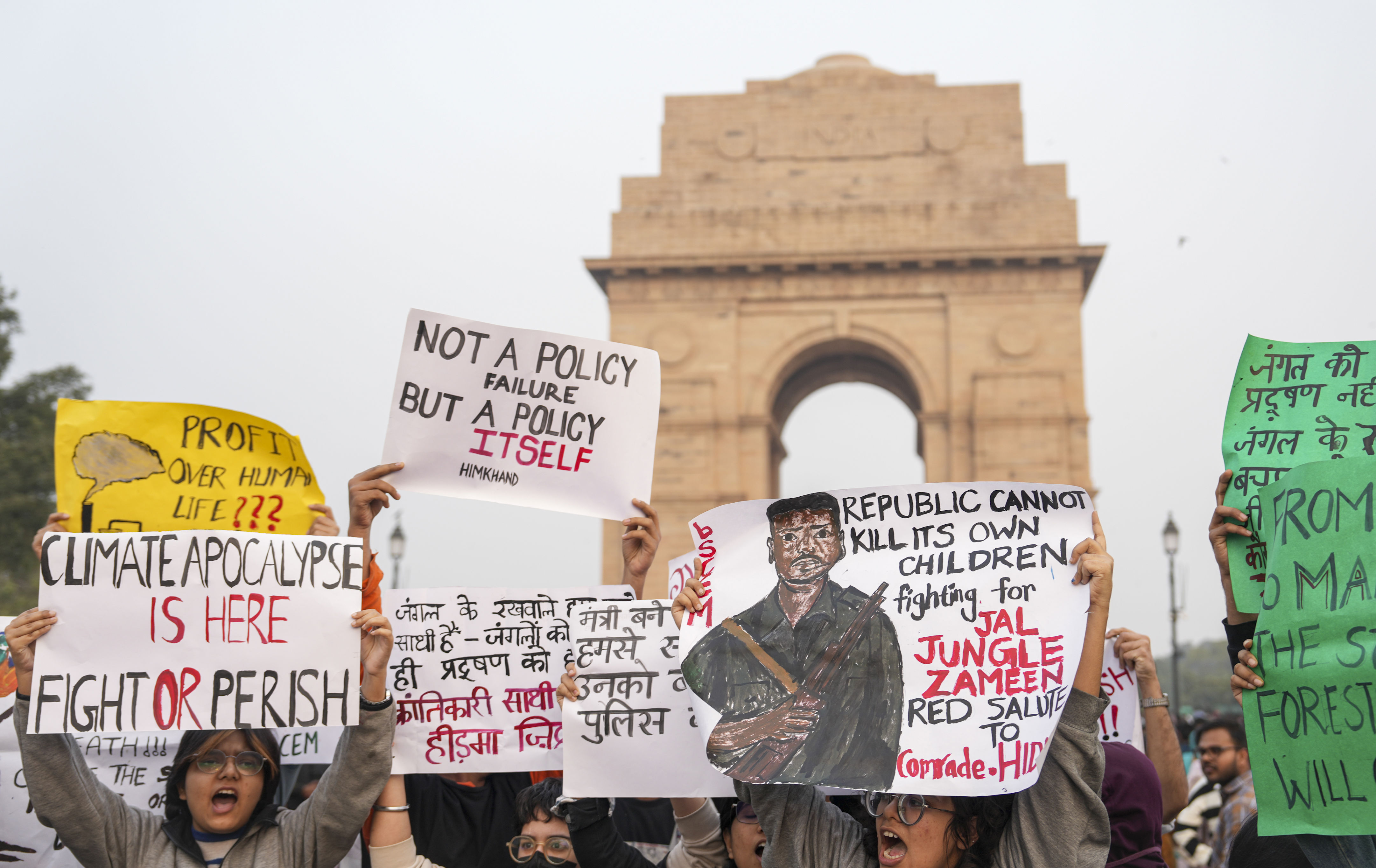 22 arrested for assault, using 'pepper spray' on Delhi Police during ...