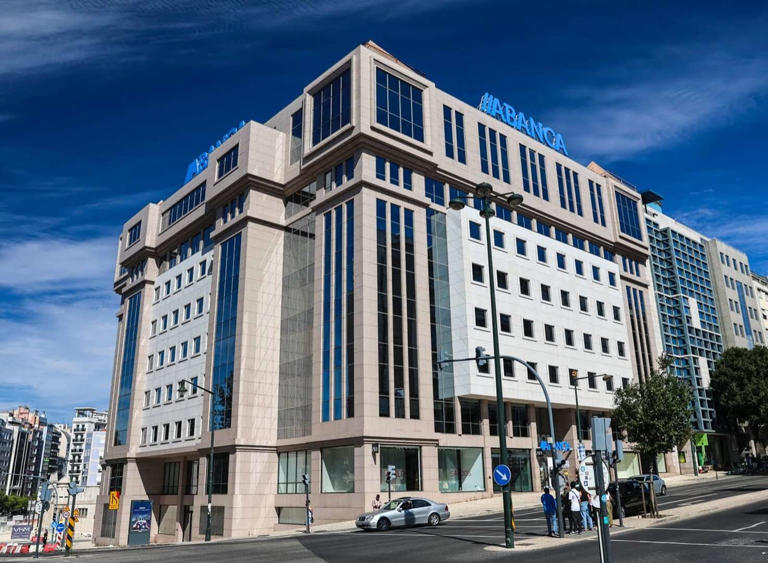 Abanca afianza su crecimiento en Portugal, acelera su expansión ibérica ...