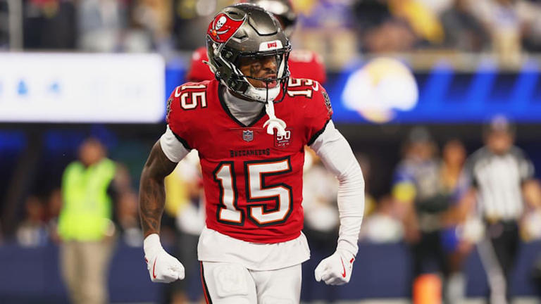 Tez Johnson Dazzles Again As Multiple Oregon Ducks Surprise In NFL Week 12