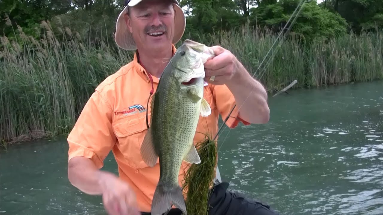 How to catch largemouth bass along a weed edge - Bass fishing the ...