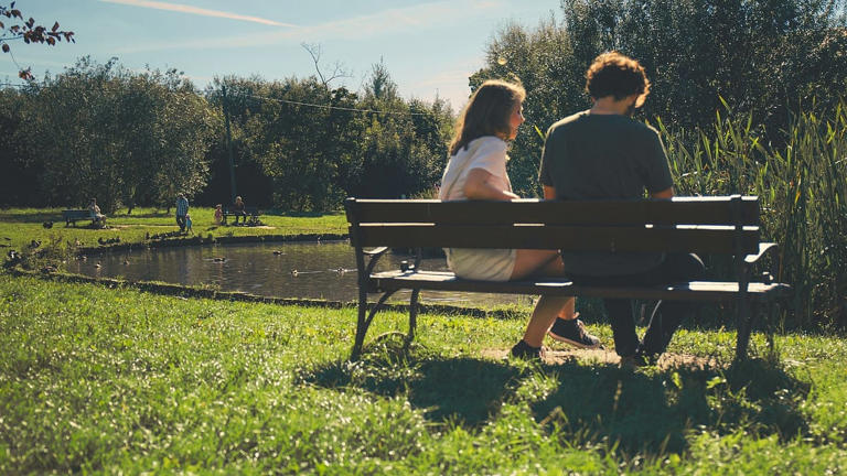 'Circular Relationships' Is The Latest Dating Trend That Requires You ...