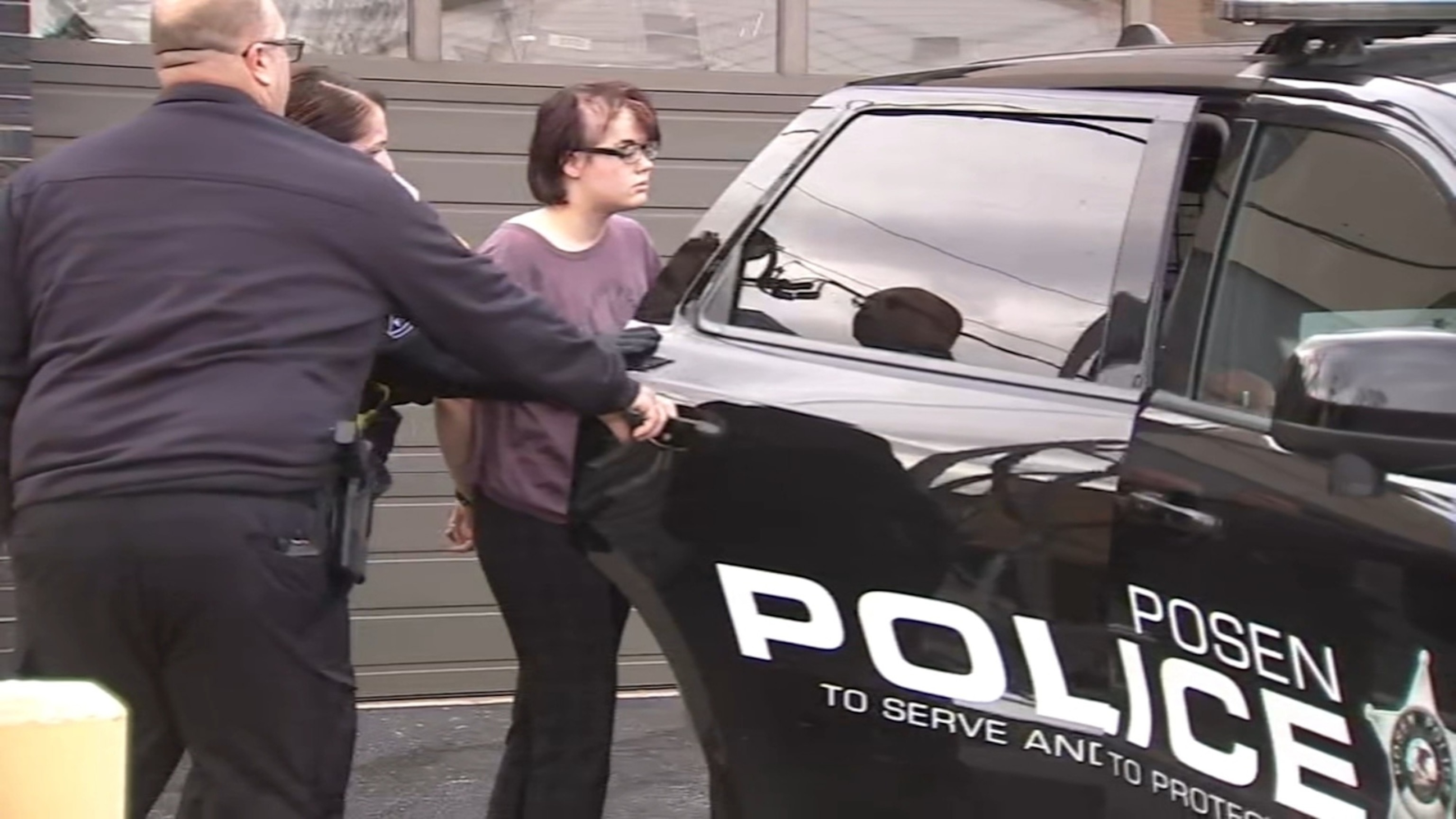 'Slender Man' stabbing assailant waives extradition hearing in escape case