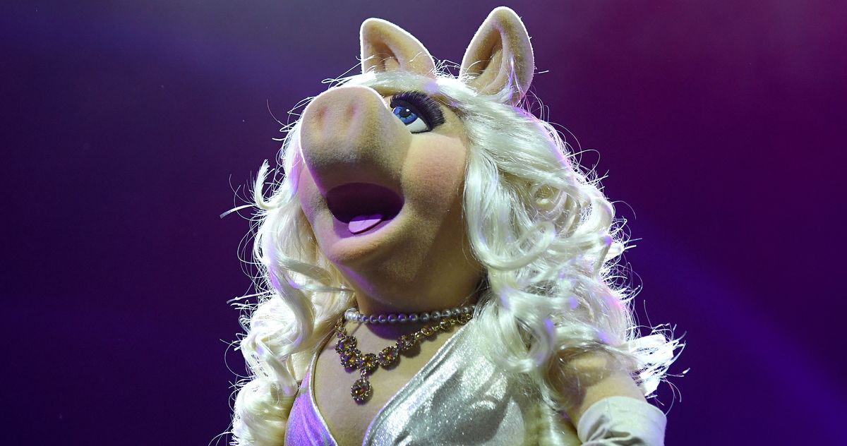 Miss Piggy Arrested (by Sabrina Carpenter)