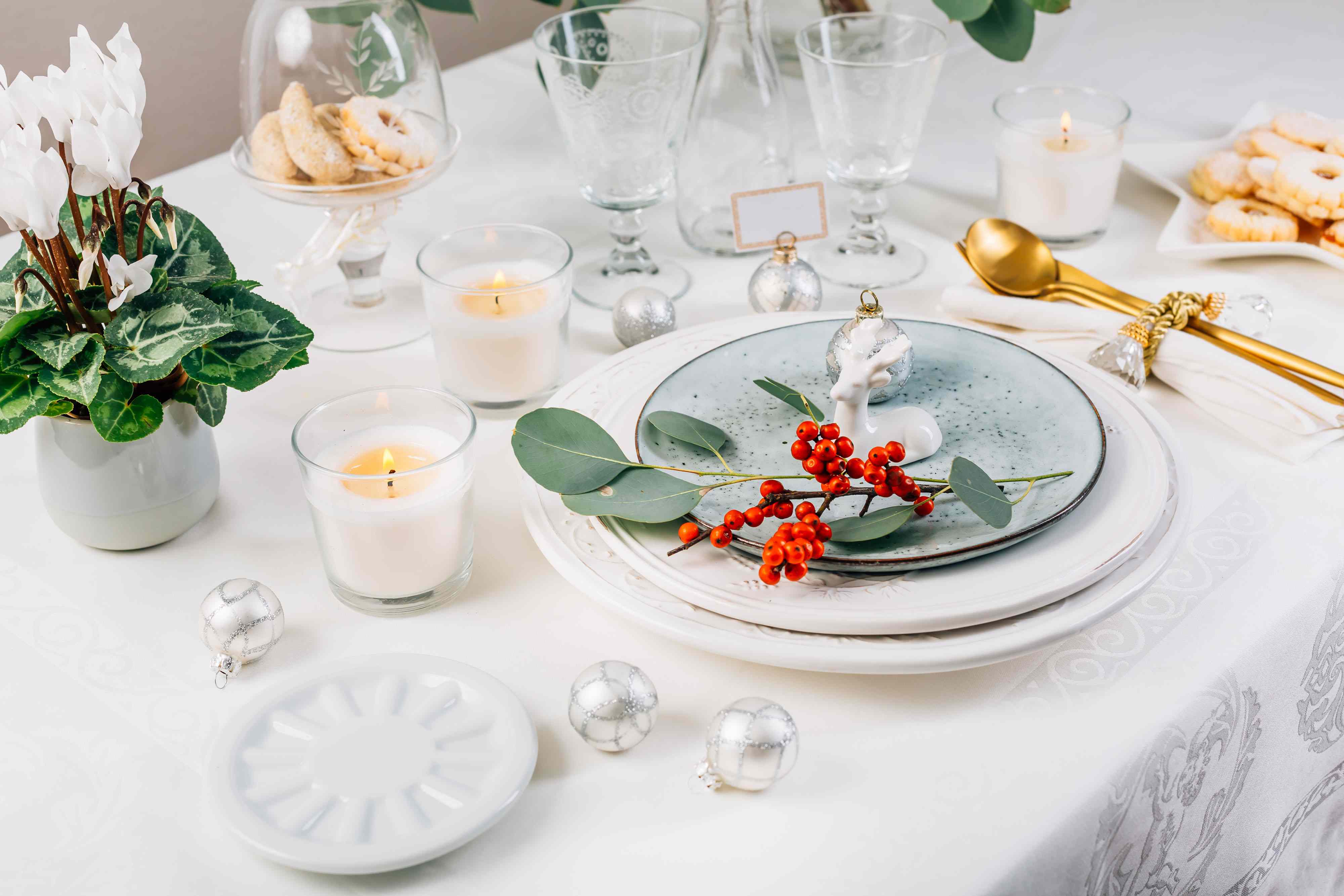 Experts Explain How to Make Your Holiday Party Feel Magical the Moment ...
