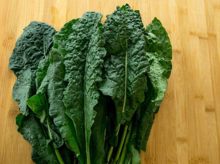 16 Iron-Rich Leafy Greens And Their Actual Nutritional Impact