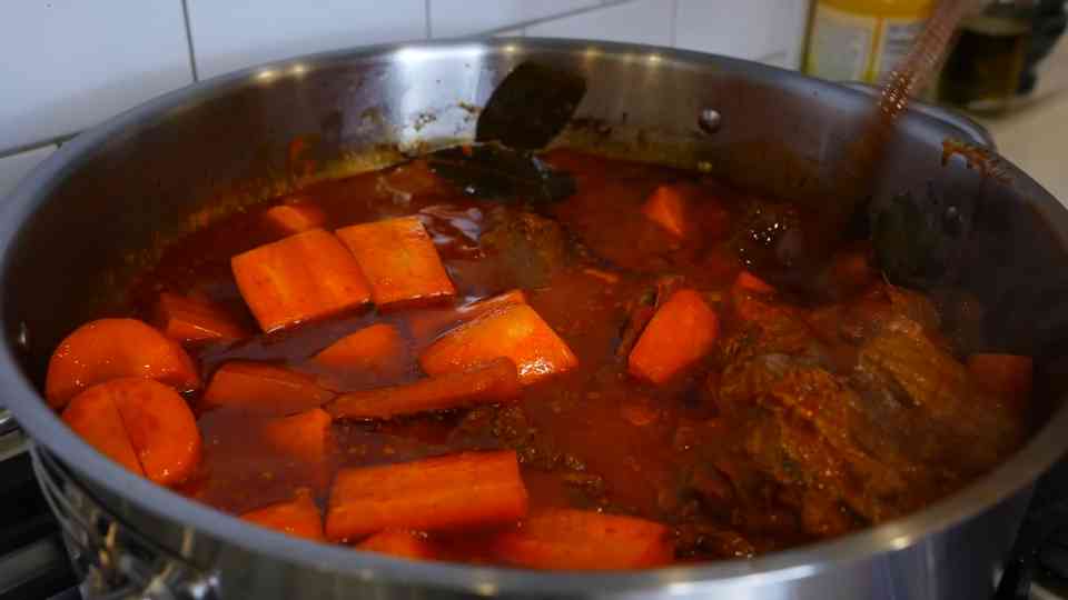 How to make the best birria de res with quesatacos and consommé