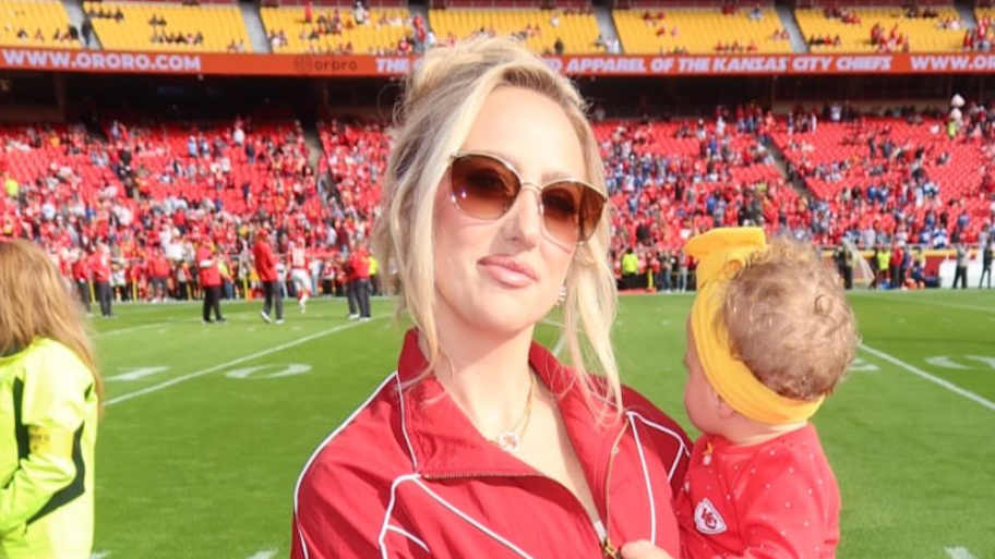 Brittany Mahomes shows off baby Golden in Chiefs fit matching mom at ...