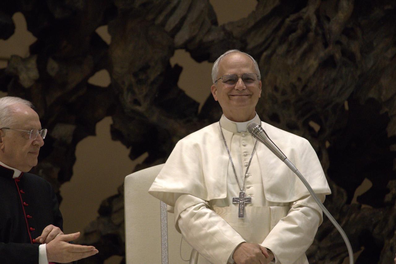 Pope Leo XIV Urges Youth to Stop Letting AI 'Do Your Homework', Saying ...