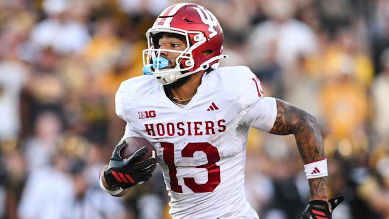 Indiana Football WR Elijah Sarratt, EDGE Mikail Kamara to Play vs Purdue