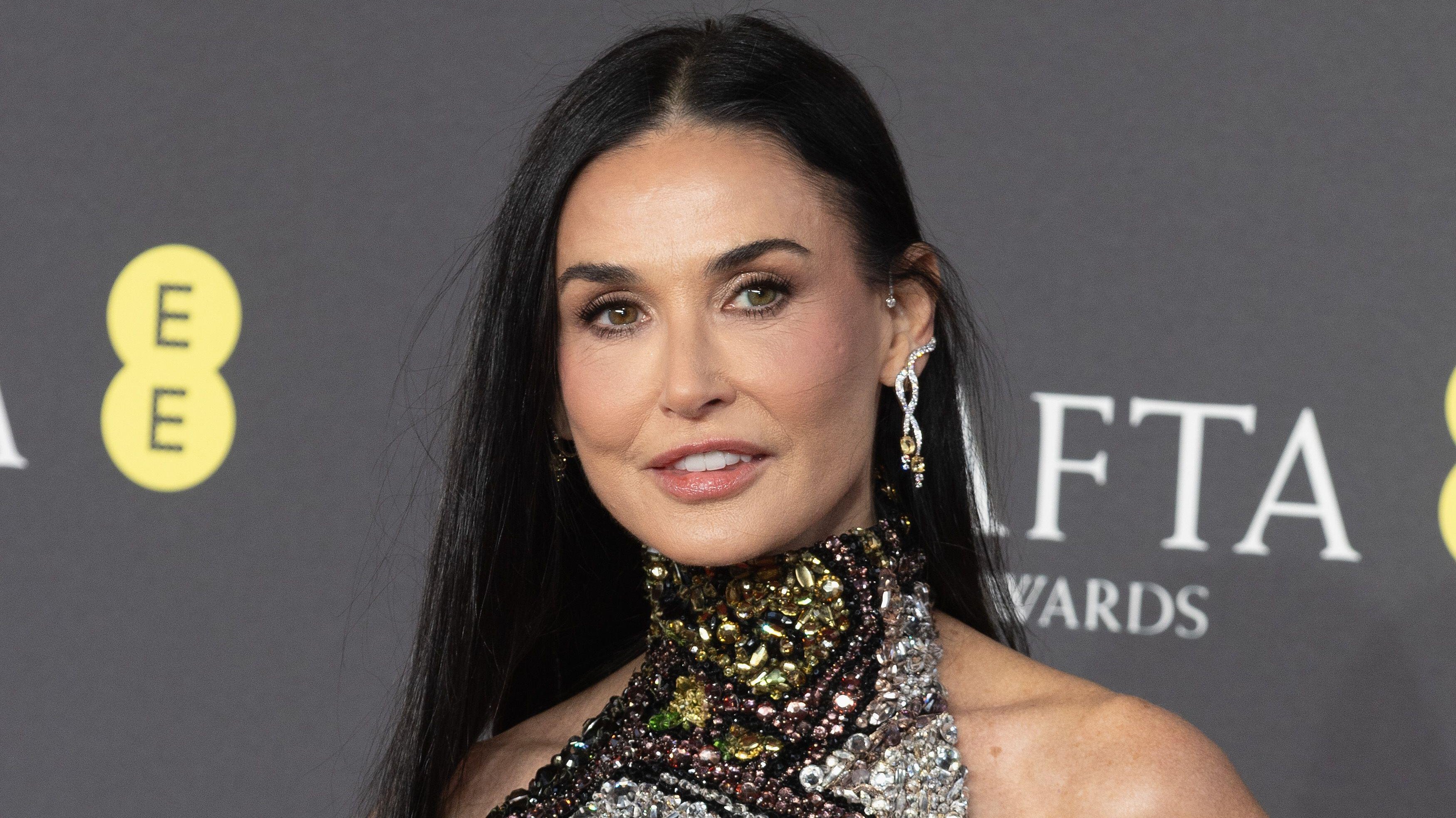 Demi Moore pokazała fryzurę, która odmładza. To hit dla kobiet po 50 ...