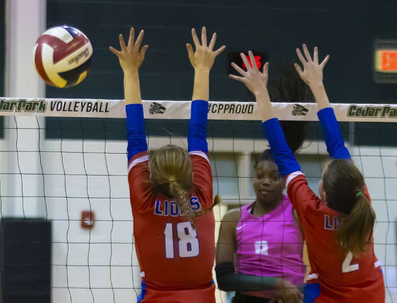 Central Texas high school volleyball teams go 1-for-3 in state finals ...