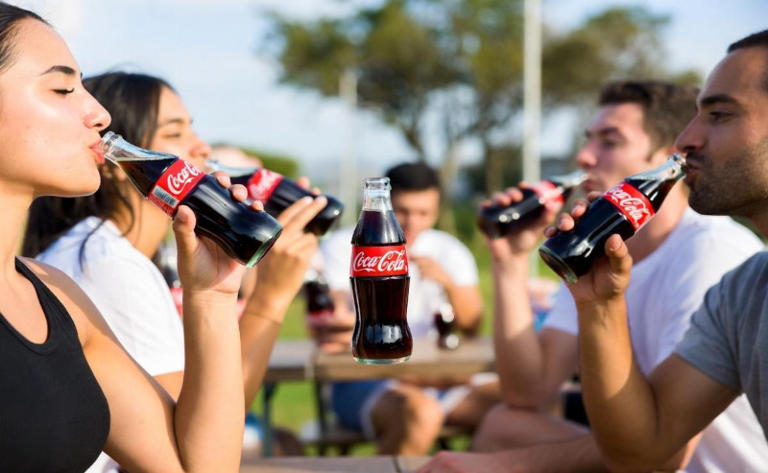 Is Diet Coke the Millennial Cigarette? What Science Says About This ...