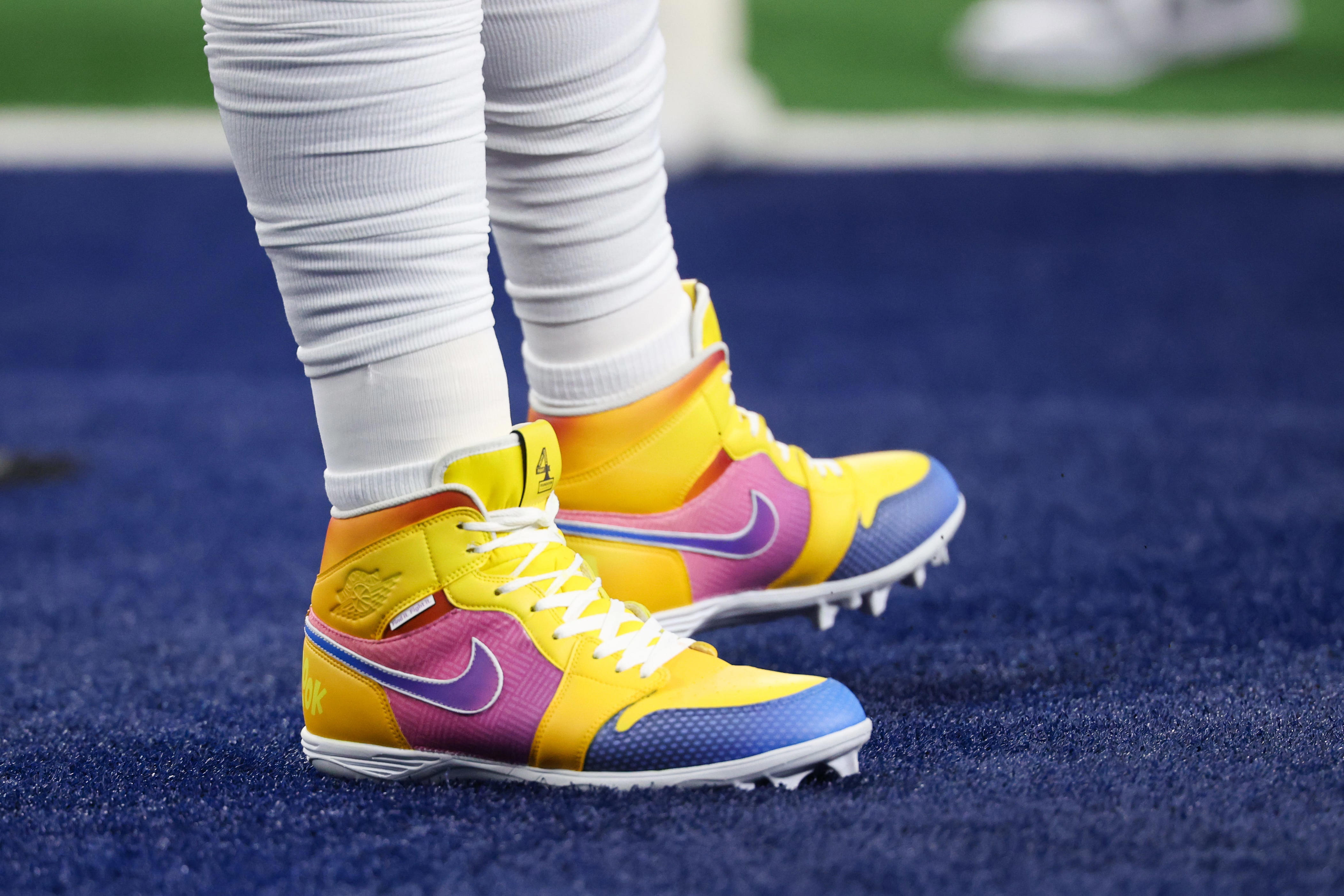 Iowa, ISU alums sport custom cleats for NFL’s My Cause My Cleats 2025