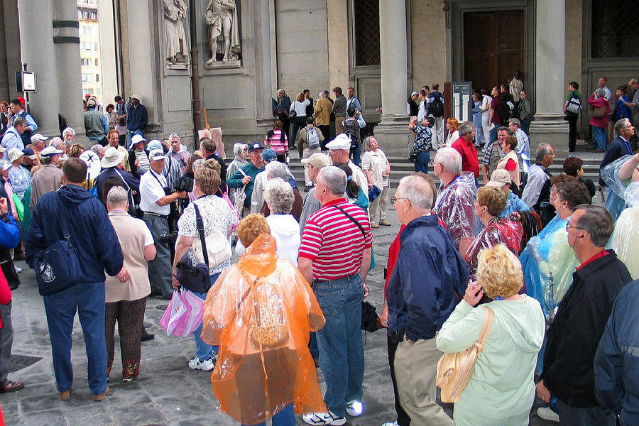 Tourists are changing how they carry their bags after learning which ...