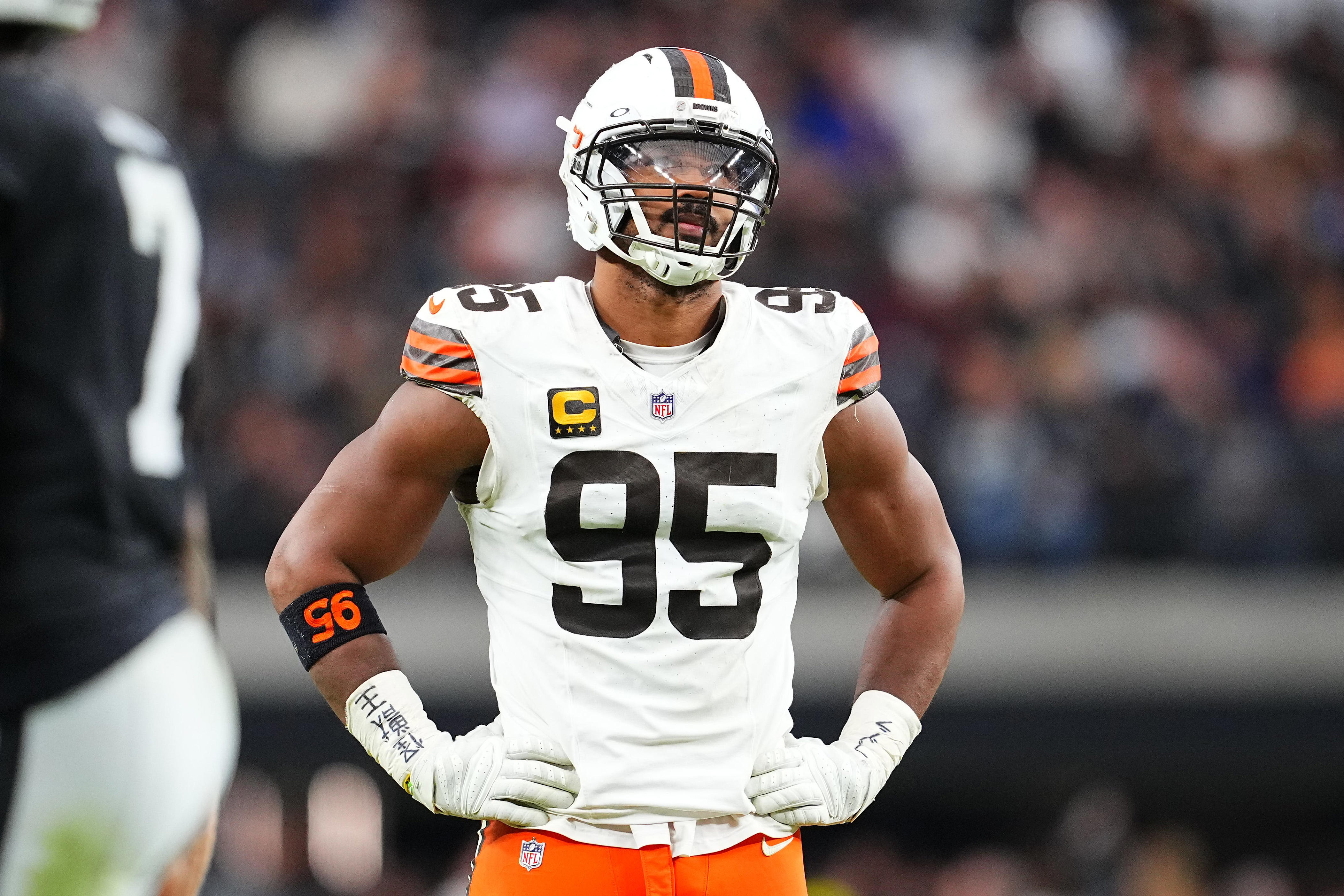 49ers star had hilarious one-word message for Myles Garrett in Week 13