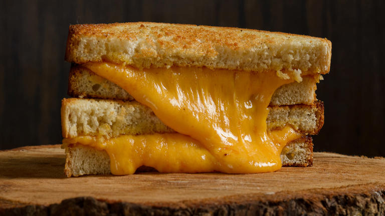 Here's When It's Not A Good Idea To Make Grilled Cheese In Your Air Fryer