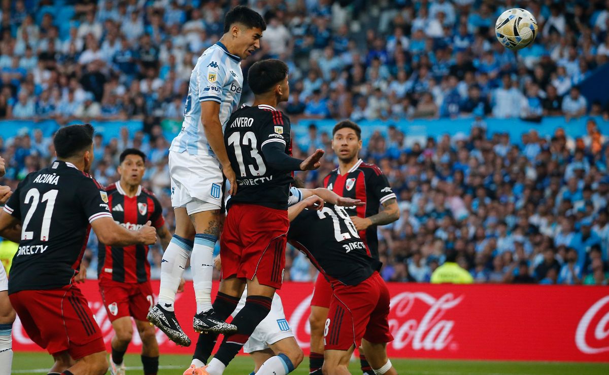 En un partido de locos, Racing eliminó agónicamente a River del Torneo ...