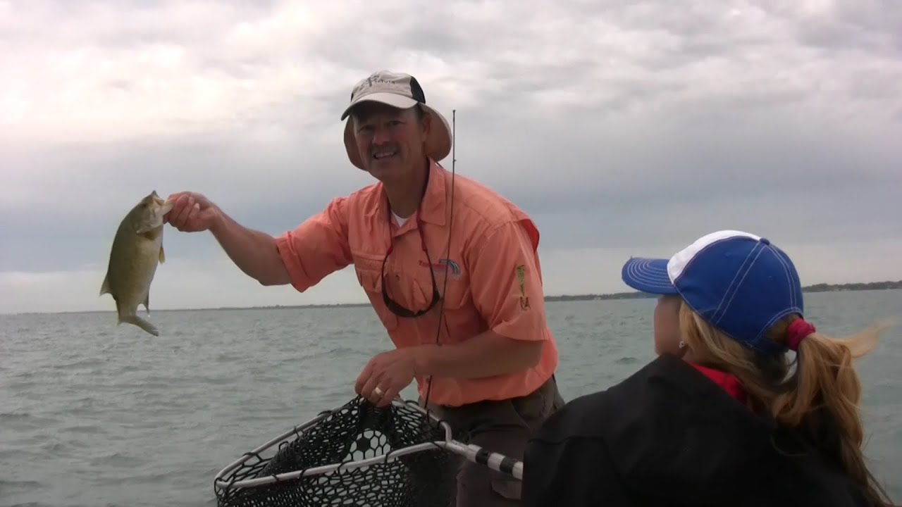 Using crankbaits to catch smallmouth bass and walleye on Lake St. Clair