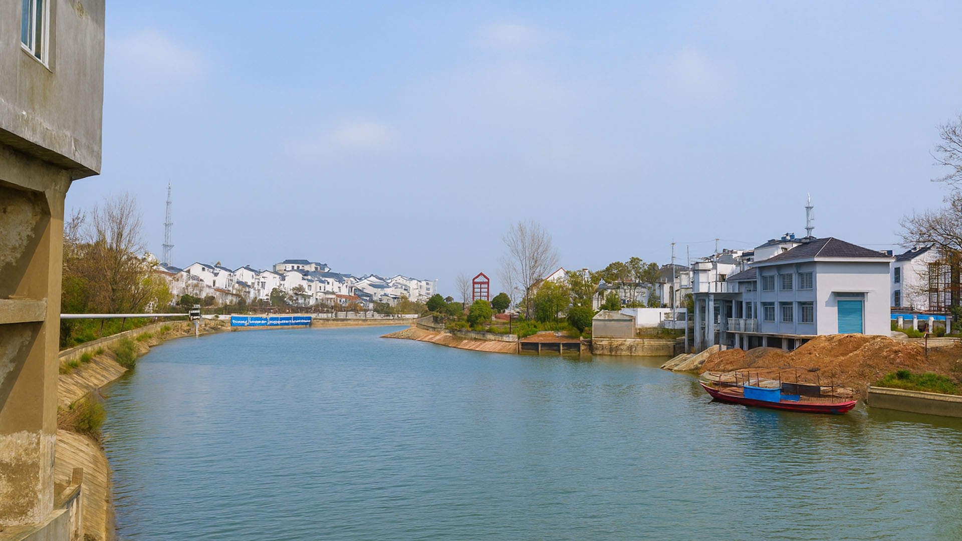 What Makes This Small Chinese Town Feel So Peaceful?
