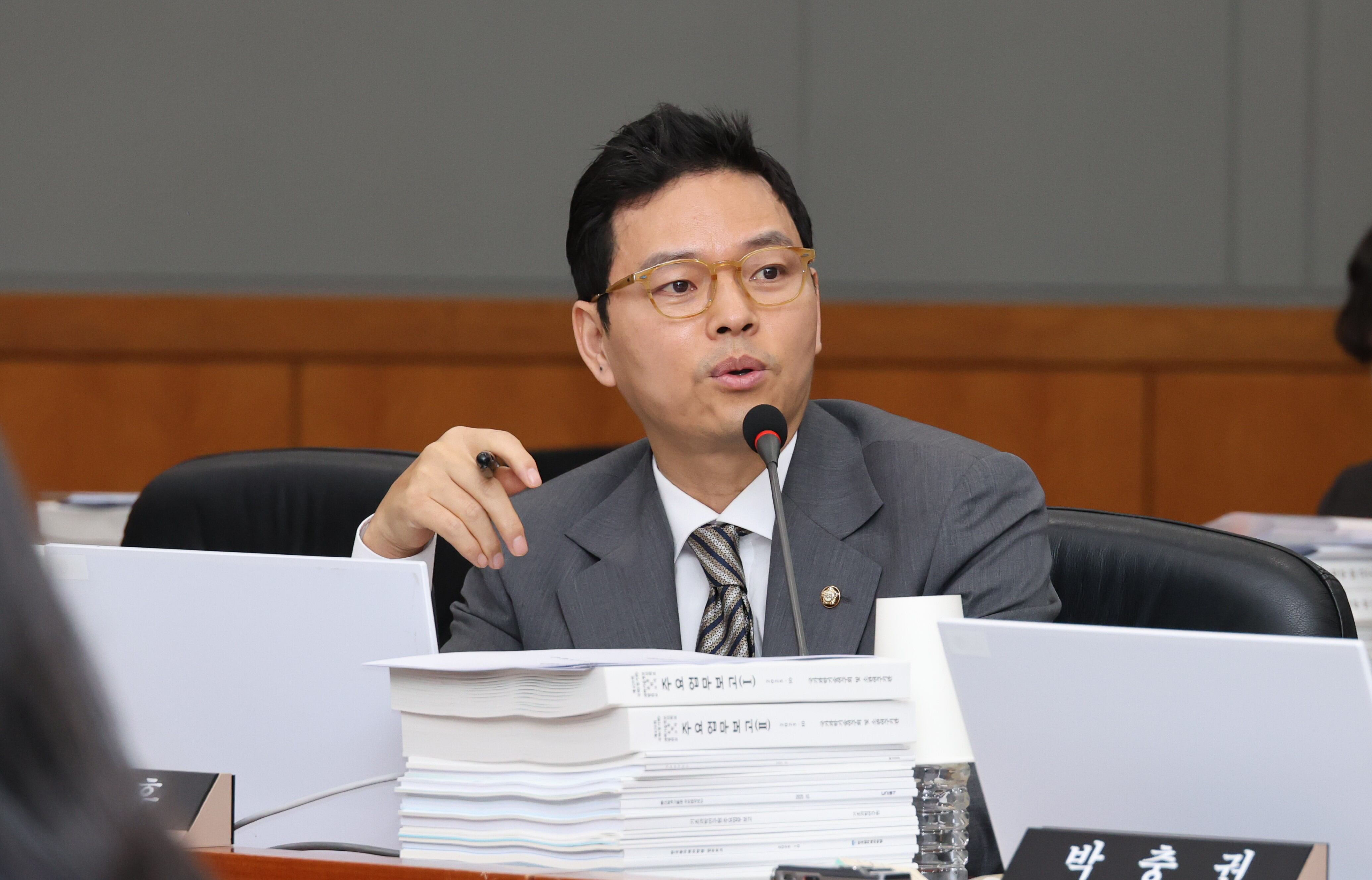 People Power Party lawmakers demand Jang Dong-hyeok's resignation