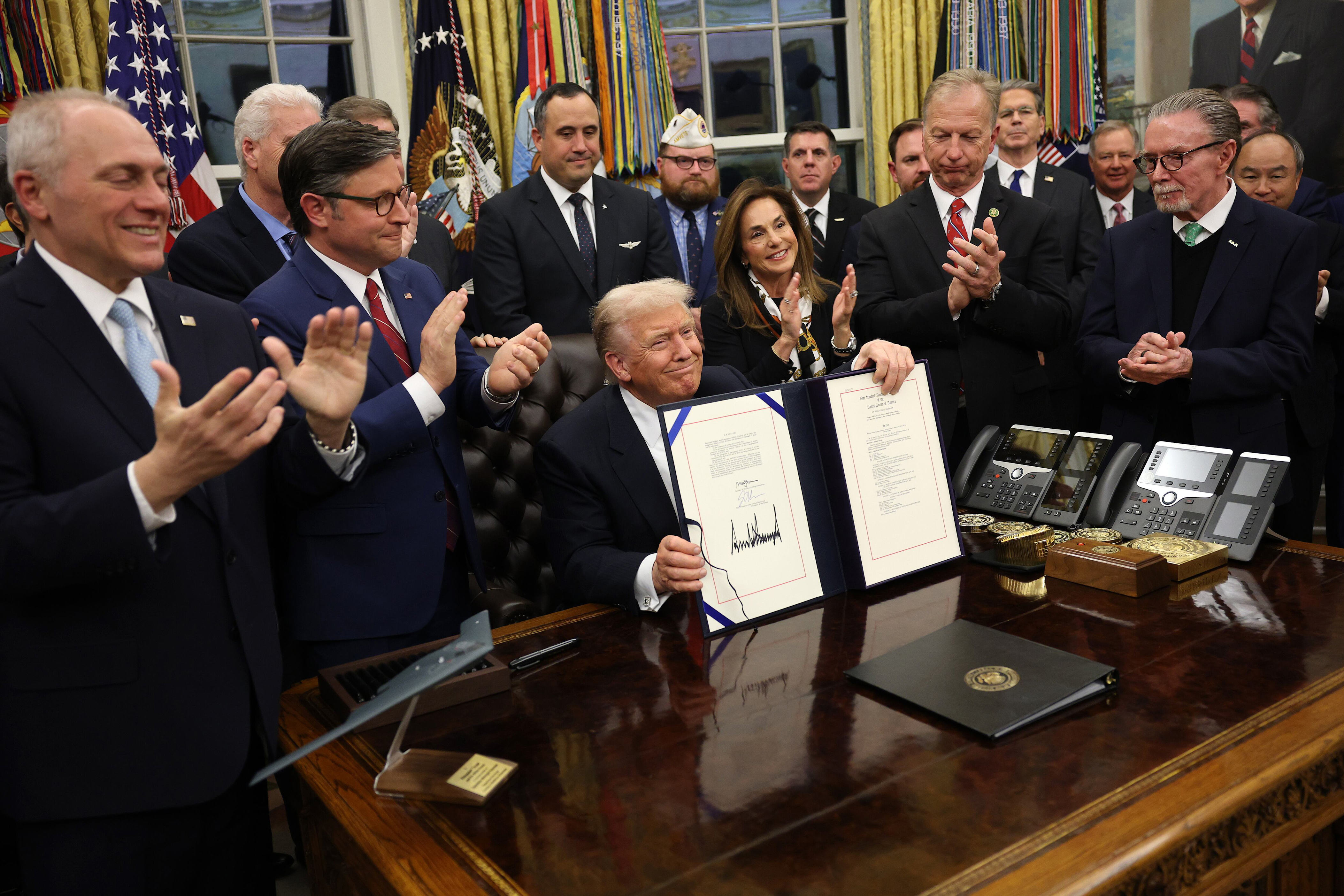 Trump’s Giant Gold Gifts Trigger Demand for Urgent Bribery Probe
