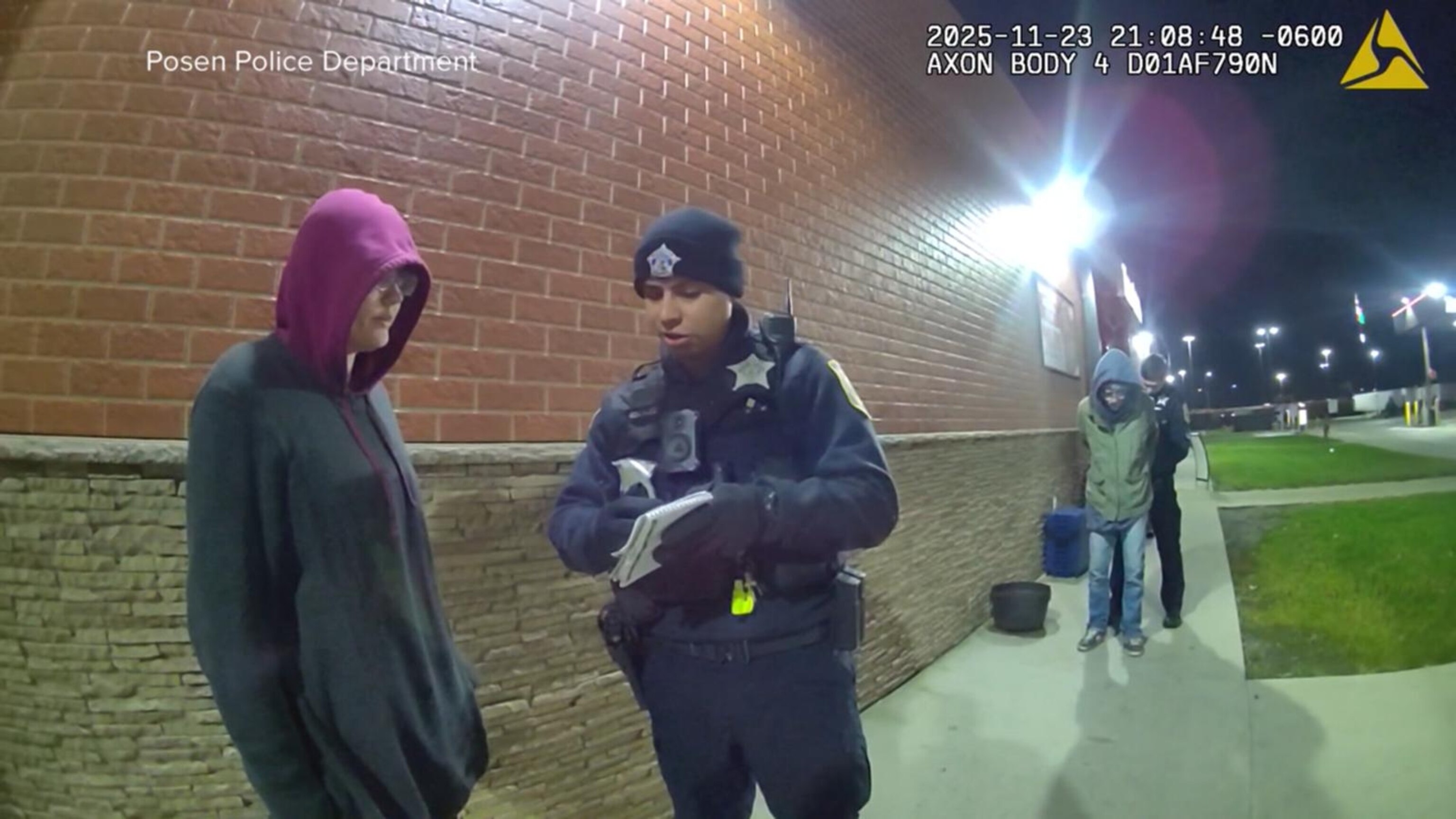 Woman in 'Slender Man' stabbing captured in Illinois after cutting ...