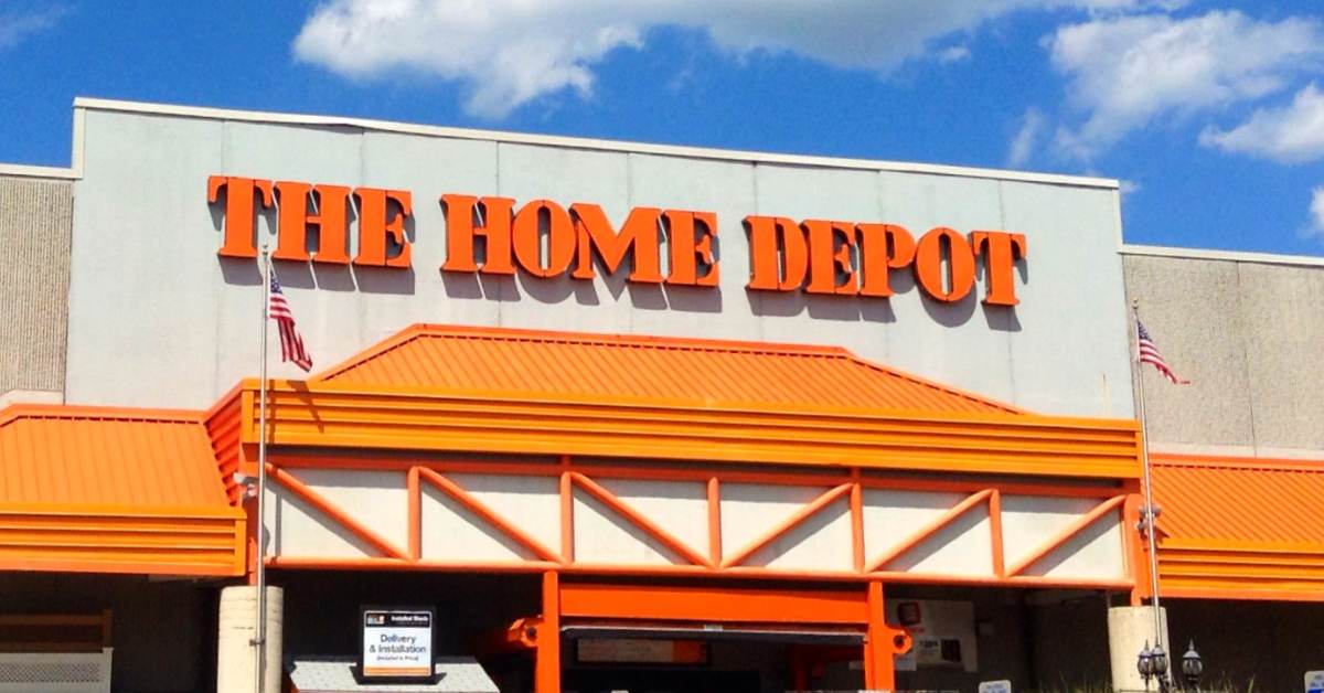 Hundreds of anti-ICE protestors brought their Home Depot to a halt by ...