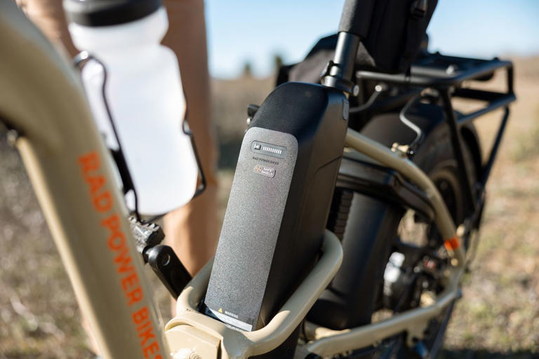 Rad Power Bikes in crisis: Seattle company hit with another battery ...