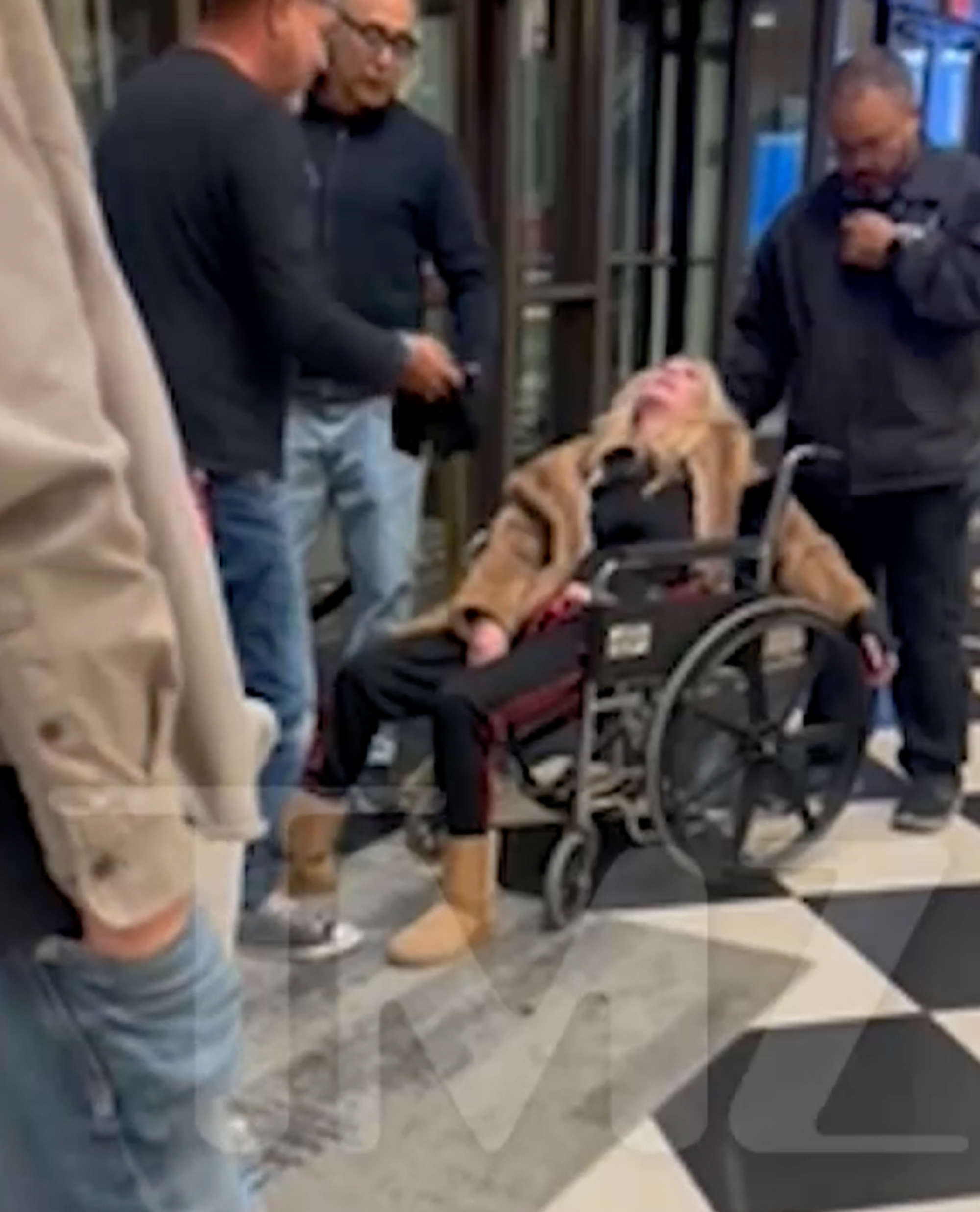 Tara Reid claims she was drugged at Chicago hotel bar, wheeled out on ...