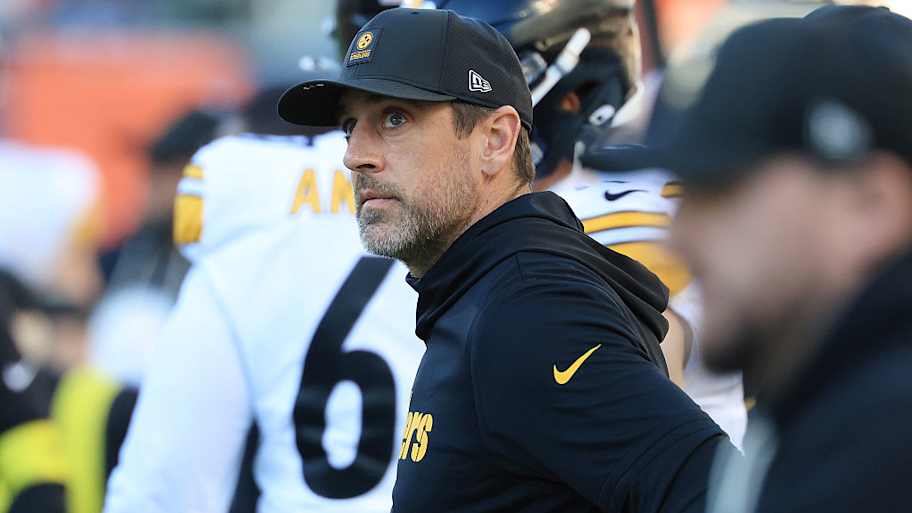 New Video Shows Aaron Rodgers Giving Middle Finger to People Before ...
